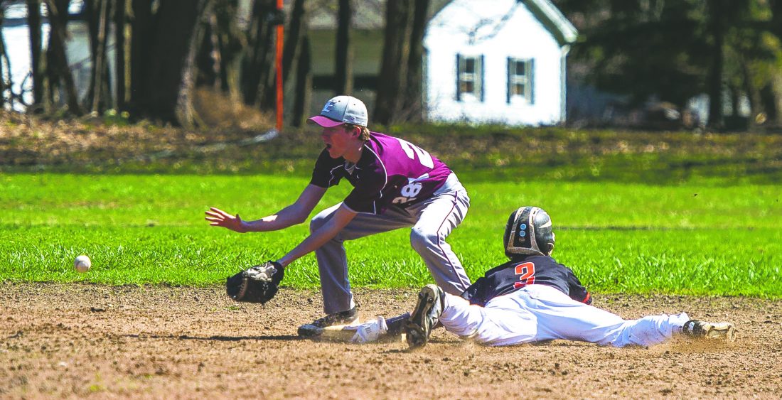 Hillbillies handle Raiders | News, Sports, Jobs - Observer Today